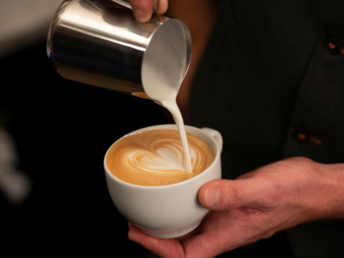 Unsere Baristas | CAFFÈ SPETTACOLO